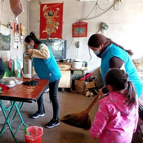 青力创城丨金海湖镇团委开展“雷锋日”志愿服务活动老人临汾战役社区