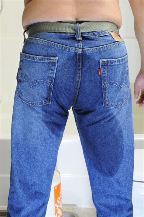 Publicly Pissing My Pants While On A Long Walk Omorashi Experiences