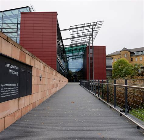 Bew Hrungsstrafe F R Mutter Wegen Missbrauchs Ihrer Tochter Welt