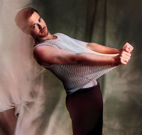 Joseph Quinn Quinn Beautiful Men British Prince