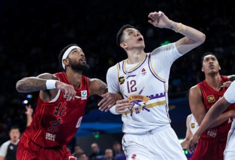 内线大闸！沈梓捷全场4投3中，得到7分6篮板5助攻2抢断3盖帽