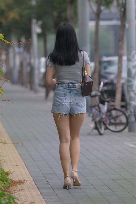 魔镜街拍 NO 169 一只麋鹿摄影 牛仔短裙美女 2 爱丝社