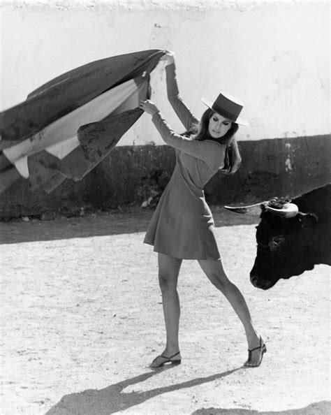 A Look Back At Raquel Welchs Timeless Style And Glamour In The 1960s