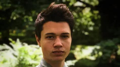 Alexander Westwood Ator De Sex Education Condenado Por Crimes Sexuais