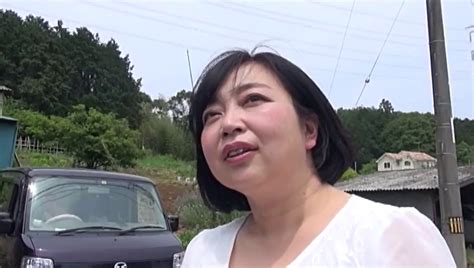 【素人・熟女】田舎でおばちゃんをナンパしてそのまま人里離れた山の中に連れて行って青空の下で青を楽しみました！ アダルト動画・エロ動画 ソクミル