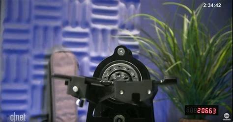 모토로라 레이저 폴더블폰 10만 번 접으면 Zdnet Korea