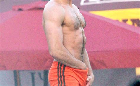 Zac Efron Looks Impressively Ripped While Filming Neighbors 2 Photos