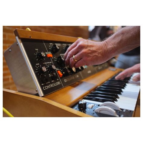 Moog Minimoog Model D Analog Synthesizer At Gear4music