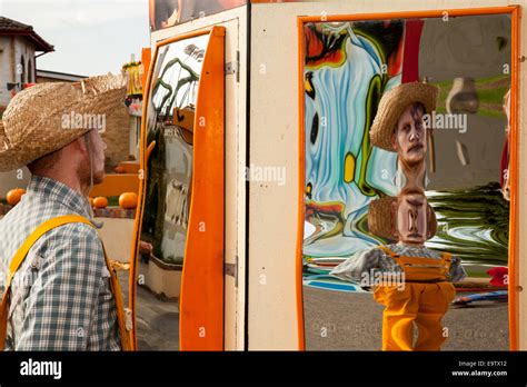 Funhouse Mirror Effect