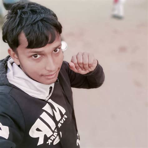 बॉलीवुड की ऐसी अभिनेत्रियां जिनकी बेटियों कच्ची उम्र में मचा रही है 😱