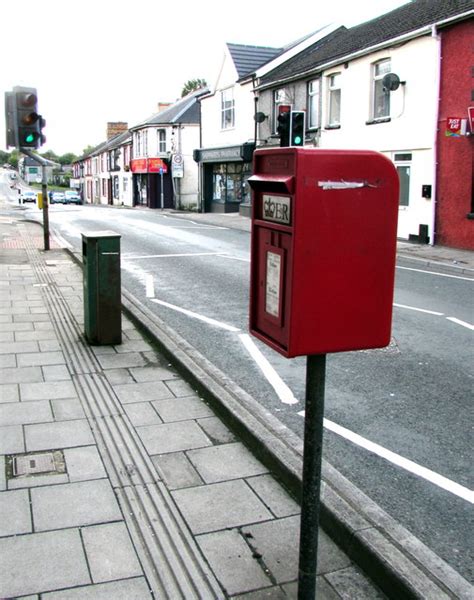 Queen Elizabeth Ii Postbox Commercial © Jaggery Cc By Sa 2 0