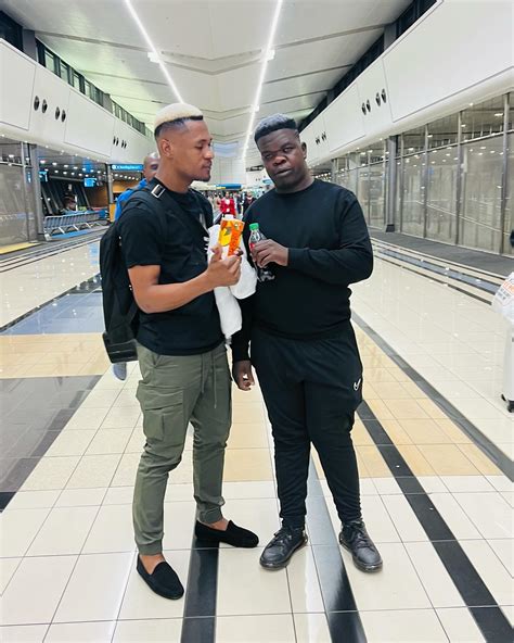 Photos Skomota Flies Overseas Za