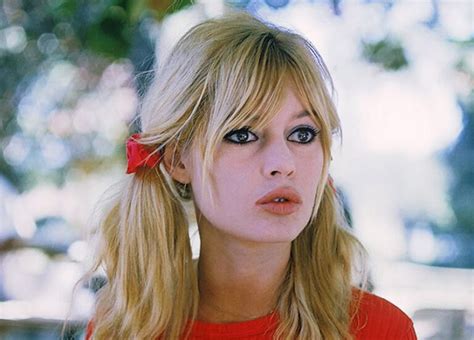 33 Best Curtain Bangs Hairstyles For Women In 2022 Pulptastic