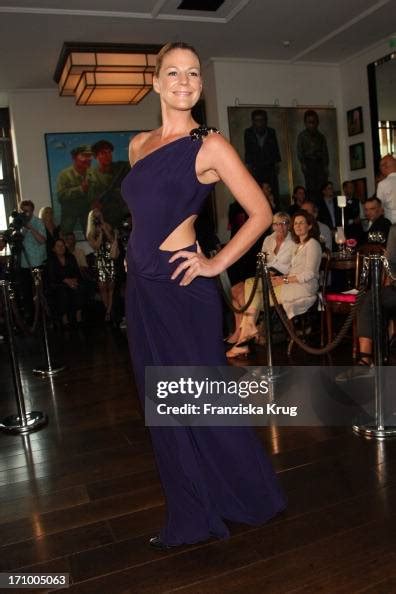 Sophie Schütt Bei Der Susanne Wiebe Modenschau Im China Club Auf