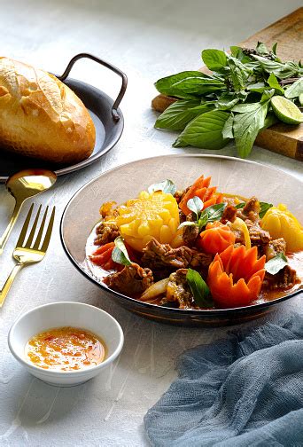 반미보 코 당근 감자와 빵을 곁들인 베트남 산 쇠고기 스튜 건강한 식생활에 대한 스톡 사진 및 기타 이미지 건강한 식생활