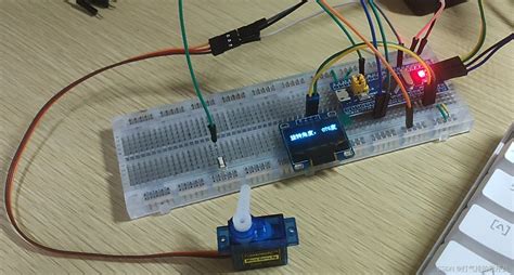 stm32单片机 sg90舵机 oled屏幕 舵机旋转角度数据发送到串口调试助手 源代码 sg90接线 csdn博客