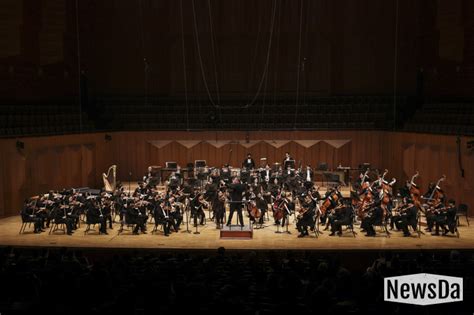 국립심포니오케스트라 버르토크 ‘오케스트라를 위한 협주곡 연주 청각적 ‘불꽃놀이로 다채로운 관현악 성찬 마련