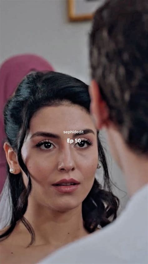 ‎سفید‎ ‎بالاخره بعد از دو سال آلاز اون بوس رو از عاصی گرفت🤣🤝🏻😈