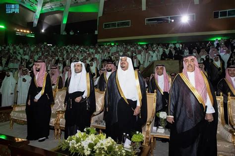 جريدة الرياض نائب أمير الرياض يرعى حفل تخريج طلاب مدارس الرياض