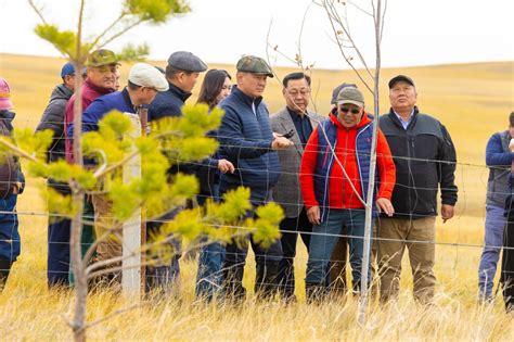 Хүнсээ өөрсдөө үйлдвэрлэж эх орныхоо дотоодын хэрэгцээг бүрэн хангадаг болцгооё Хүнсний хувьсгал