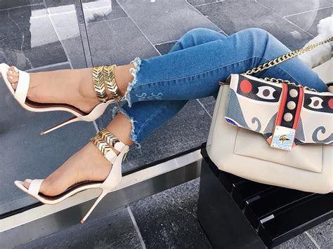 Diana Oliveiras Feet