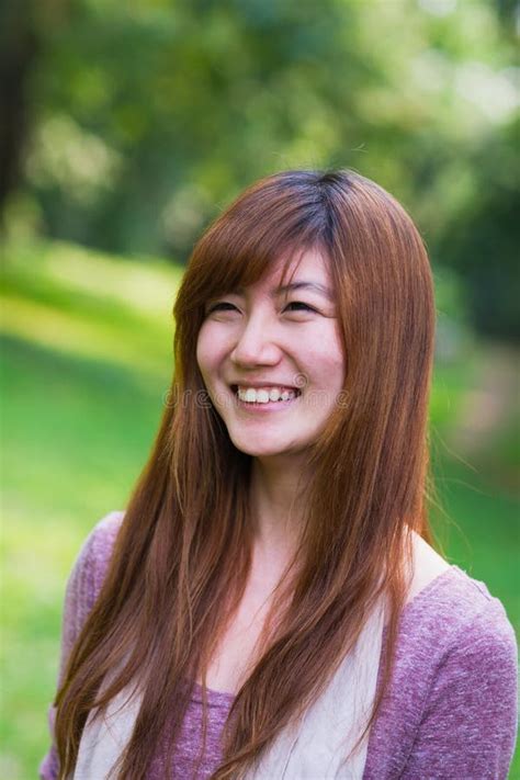 中国妇女画象 库存照片 图片 包括有 发型 汉语 乐趣 微笑 纵向 妇女 特写镜头 女孩 30760816