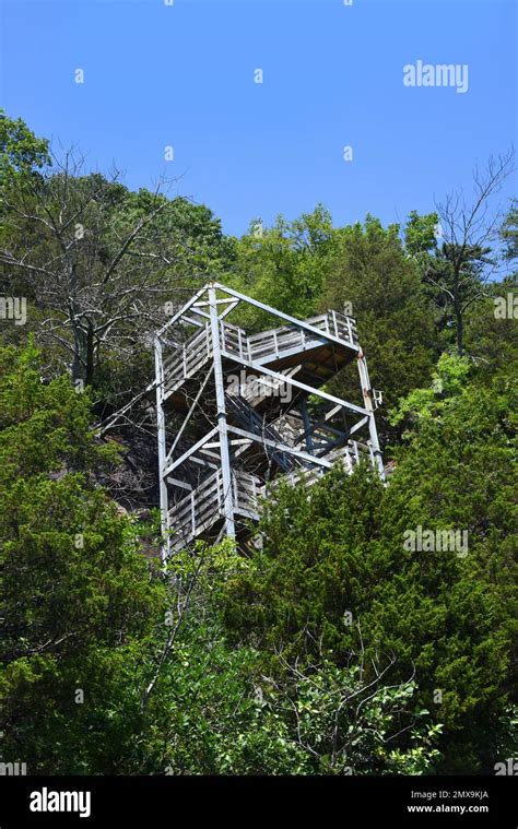 Der Exlamation Point Trail Im Chimney Rock State Park In North Carolina Ist über Die Treppe Zu