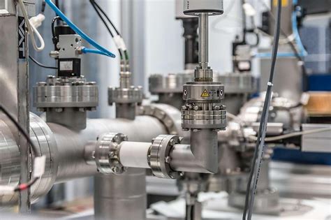 양자컴퓨터와 미래 기술 양자컴퓨터는 화학 및 재료 과학에서 분자의 특성을 예측하고 새로운 물질을 개발하는 데 활용될 수 있음