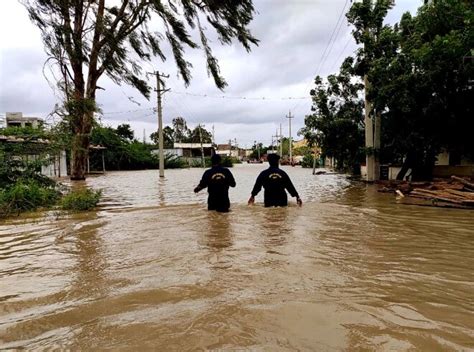 Најмалку 100 луѓе го загубија животот во поплавите во Непал 67 се водат како исчезнати