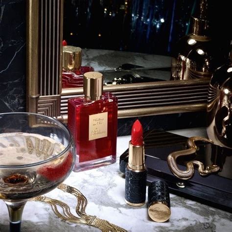 Femme Fatale Aesthetic Dark Feminine Aesthetic Classy Aesthetic Red