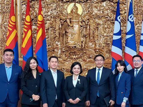 ВИДЕО Ардчилсан намд шинэ томилогдсон Нарийн бичгийн дарга нарыг танилцуулав Isee Mn