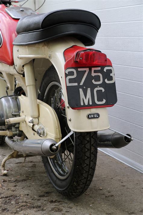 Lot 1962 Ariel Arrow