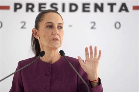 Катастрофира кола от кортежа на новия президент на Мексико има загинал