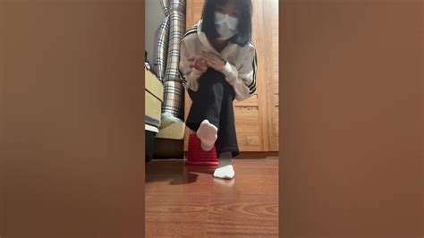 女高阳阳 牛仔裤白袜拍手红绿灯 Youtube