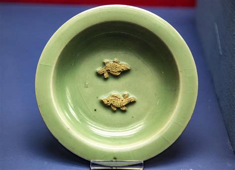 Ногоон паалантай аяга Юань гүрний үе 1279 1368 Хятад Лонгчуань Жэжян муж аас олдсон Аяганы