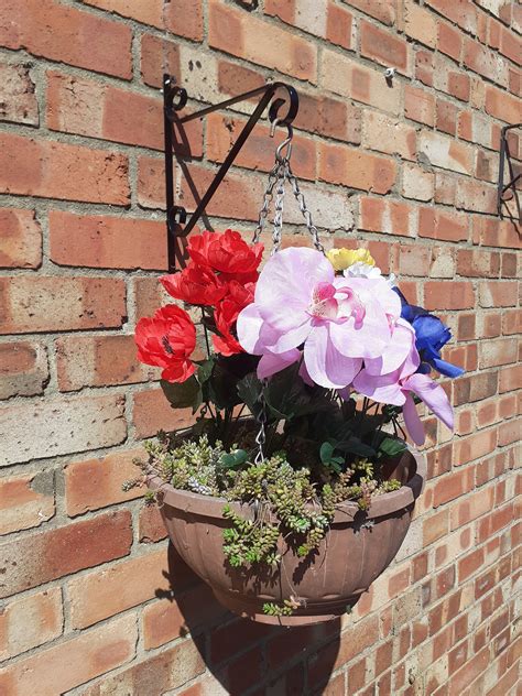 9 1 2 Hanging Basket Bird Feeder Brackets In A Black Etsy