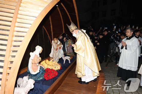 아기 예수가 우리 세상에 뉴스1
