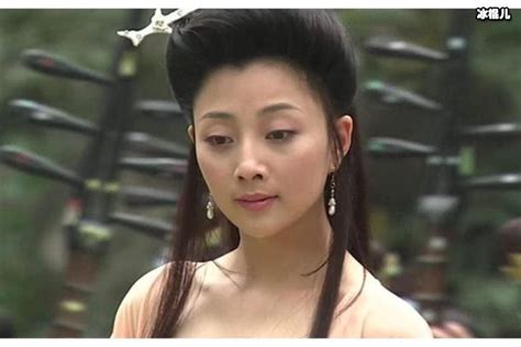40岁殷桃扮演20岁万人迷，新版电视剧“涩女郎”四姐妹年龄跨度大！ 明星 冰棍儿网