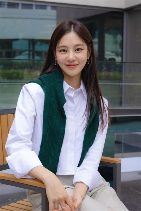 스타들의 인터뷰 인터뷰 ‘개미가 타고 있어요 한지은 “실제 주식 수익 반타작 인생 공부했다” Zum 뉴스