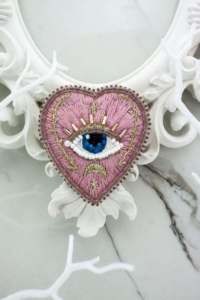 Мастер класс по ВЫШИВКЕ БРОШИ ИЗ БИСЕРА кристаллов бусин пайеток стразовой ленты канители и