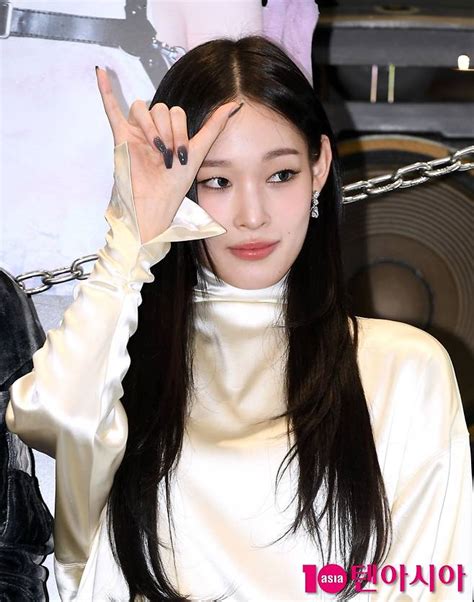 재벌 3세 올데이 프로젝트 애니 청순미 뿌리는 보조개 아름다운 미소[ten포토 ]