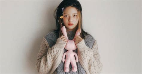 밝고 화사한 정연의 다채로운 매력 하퍼스 바자 코리아