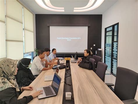 Apple Developer Academy Infinite Learning Batam Menawarkan Program Apple Foundation Dan