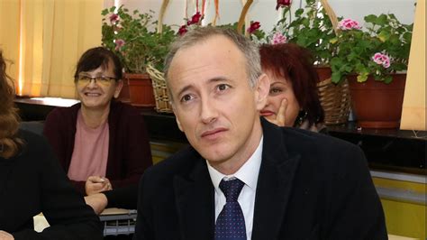 Инспекторатът към МОН проверява текста за преразказа от националното външно оценяване в седми