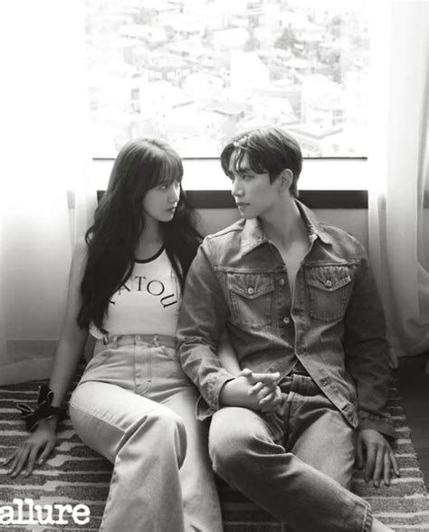 손깍지끼고 마주 본 윤아♥이준호 커플 화보실제 연인같은 분위기 아주경제