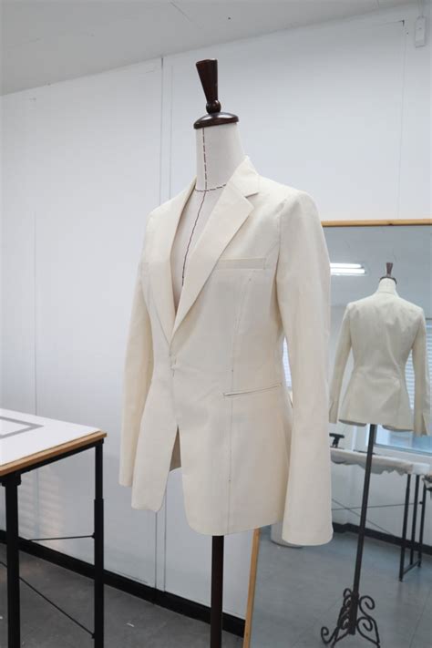 라르크 패턴메이킹 학생작품 여성 테일러드 자켓 With 너치드칼라 프린세스라인 두장 소매 여성복 패턴 봉제수업 네이버 블로그