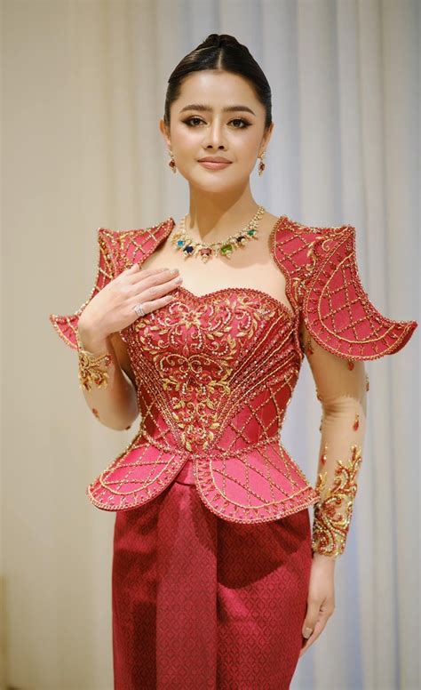 តុបតែងបែបនេះ ឱក សុគន្ធកញ្ញា បង្ហាញភាពស្រស់ស្អាត គួរឲ្យស្រលាញ់ Khmerload Cambodia Latest News