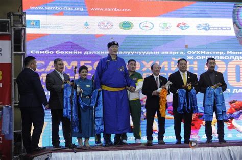 Монгол Улсын начин Ж Оргилболдод хоёр өрөө байр бэлэглэлээ