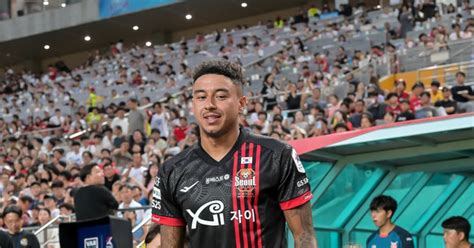 [포토] 딸과 경기장 입장하는 린가드