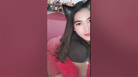 Cewe Semok Dan Montok Ini Goyang Sampai Nungging Kelihatan Susu